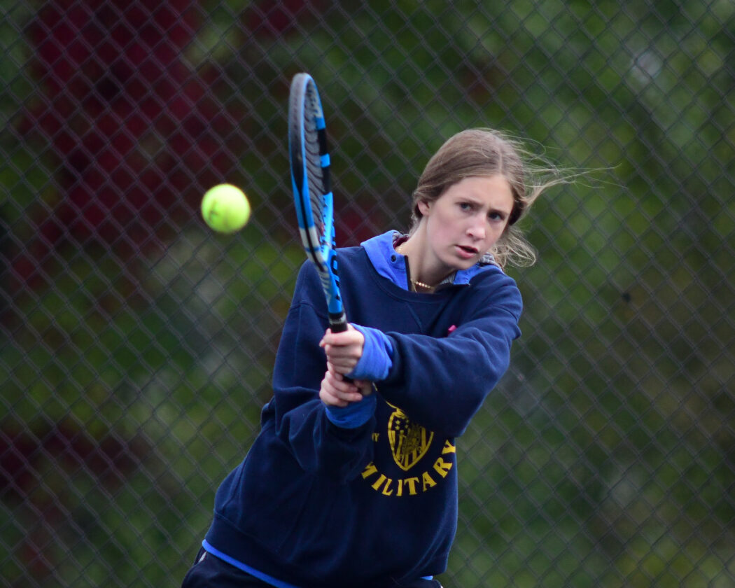 Shore sophomore Peyton Dincher advances to District 4 semifinals in ...